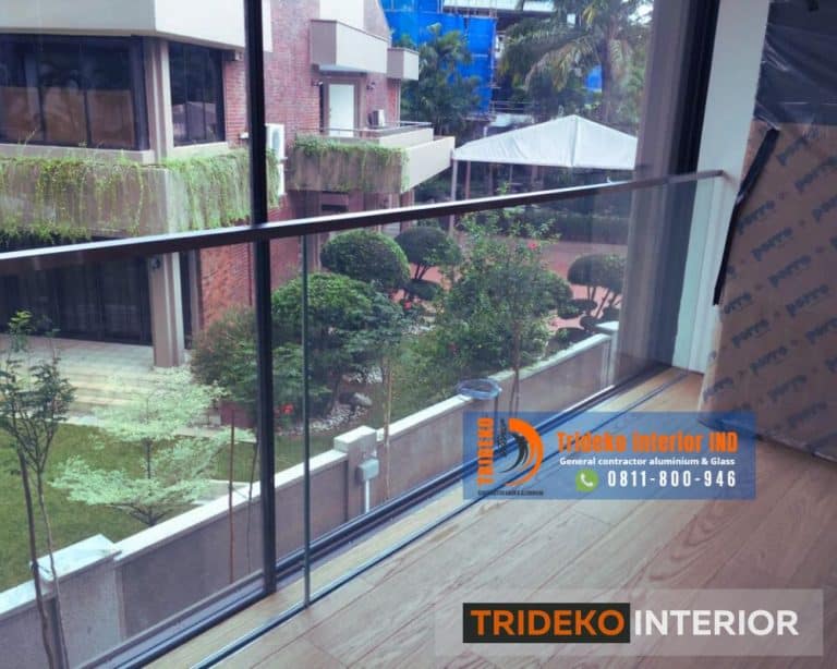 Aplikator Railing Balkon Kaca Minimalis 2025: Modern Elegan