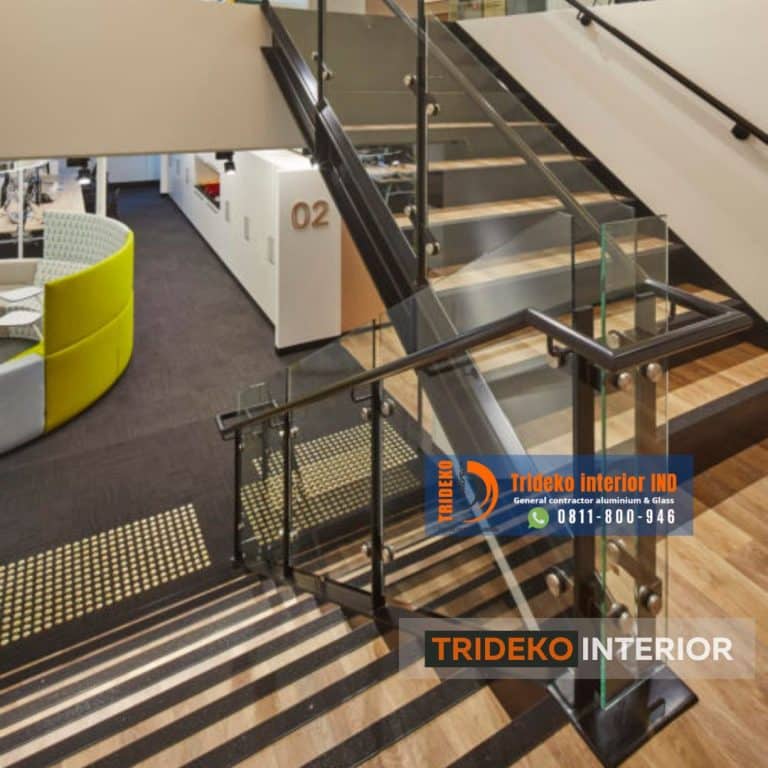 Aplikator Railing Tangga Stainless Kaca #1 Estetika Terbaik